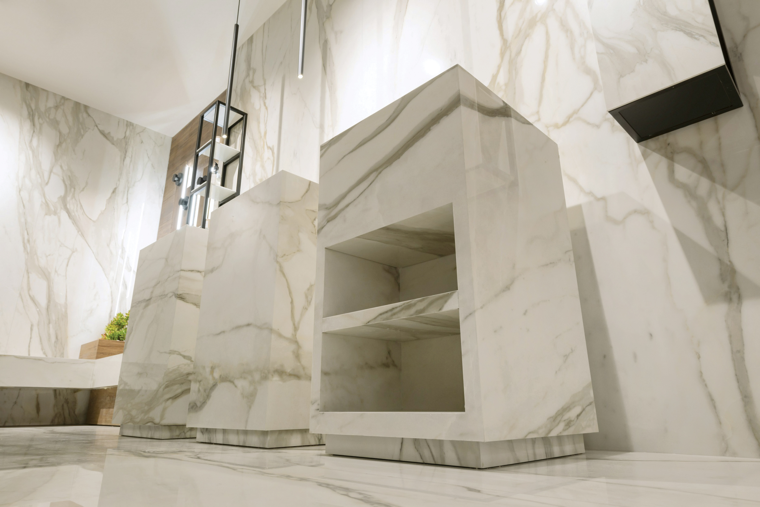 Introducing Grandi Marmi. A new marble-effect porcelain tile from Italy.