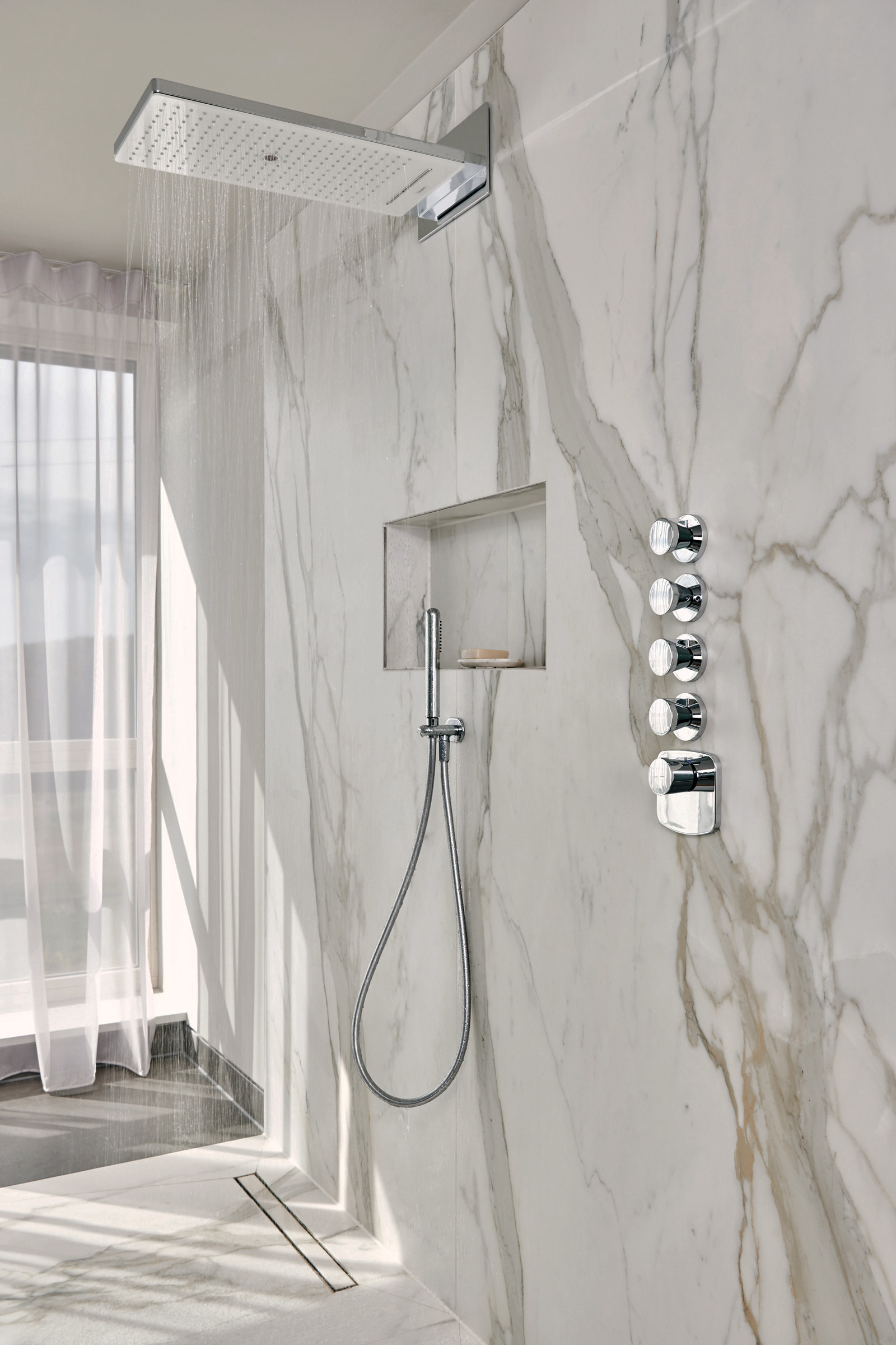 Introducing Grandi Marmi. A new marble-effect porcelain tile from Italy.